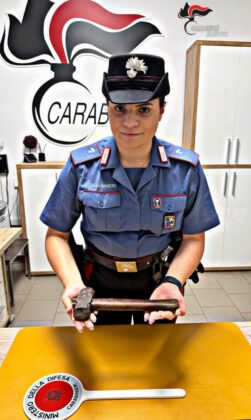 Lite al bar, intervengono i Carabinieri: denunciato un uomo armato di ...